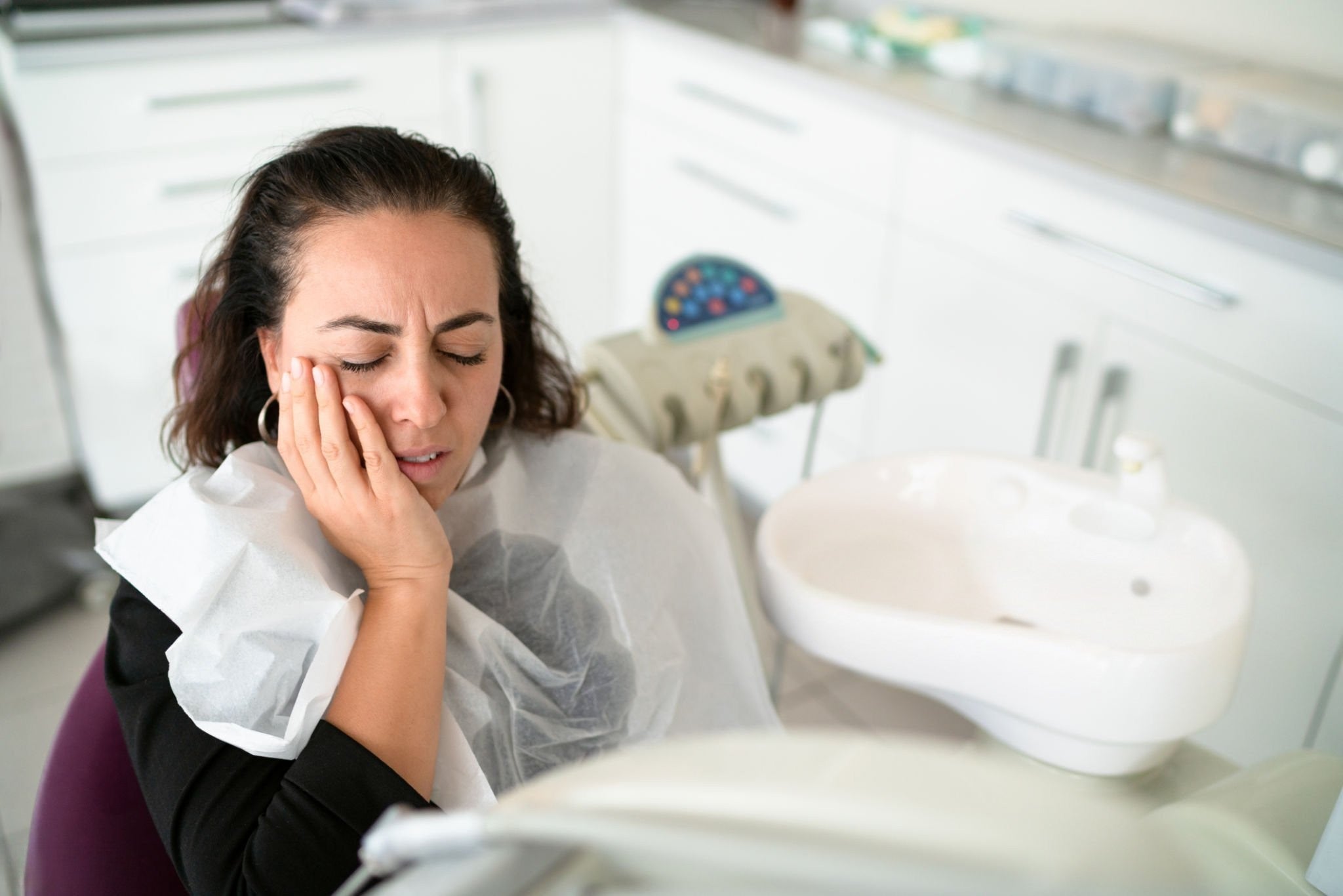 Gum Disease 101: Gingivitis vs. Periodontitis, Symptoms, and How to ...